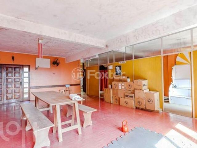 Casa, 3 dormitórios, 320 m², em Menino Deus