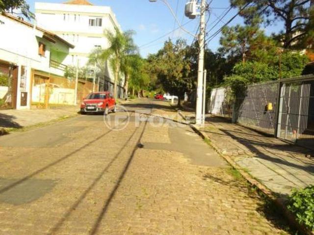 Casa, 3 dormitórios, 330 m², em Passo da Areia