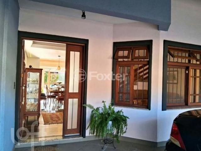 Casa, 3 dormitórios, 330.28 m², em Sarandi