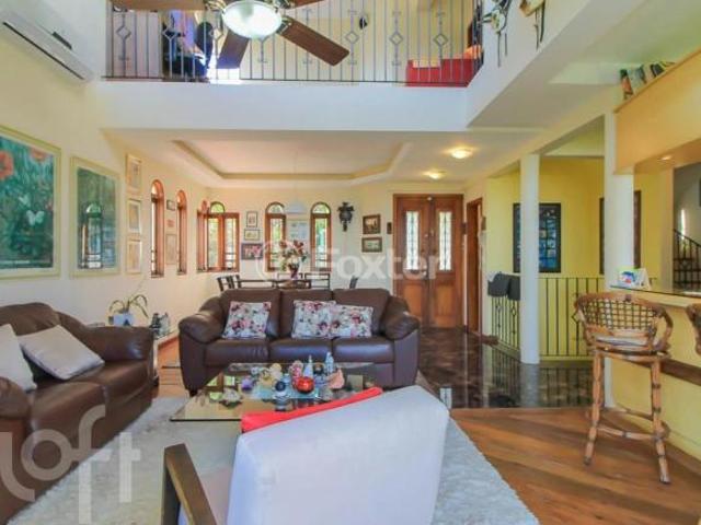 Casa, 3 dormitórios, 344.83 m², em Teresópolis