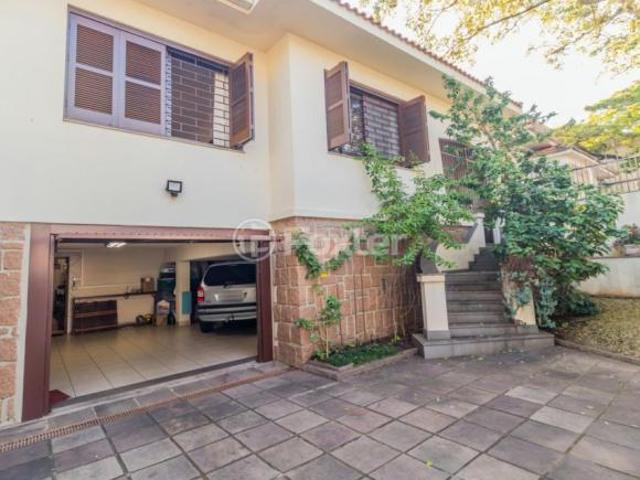 Casa, 3 dormitórios, 354 m², em Auxiliadora