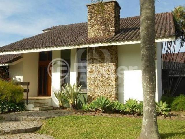 Casa, 3 dormitórios, 350 m², em Colina
