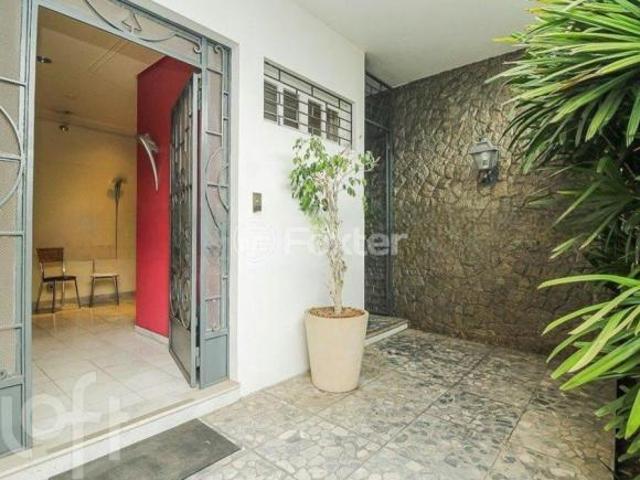 Casa, 3 dormitórios, 350 m², em Petrópolis