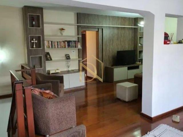 Casa 3 dormitórios 350m² Vila Tesouro