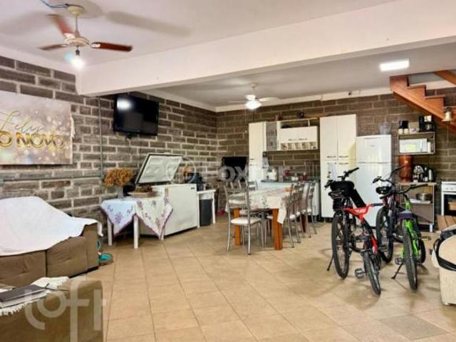 Casa, 3 dormitórios, 365.55 m², em São José