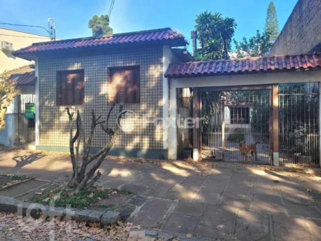 Casa, 3 dormitórios, 367.95 m², em São João