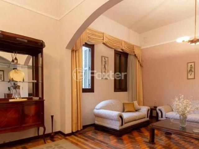 Casa, 3 dormitórios, 378 m², em Santo Antônio