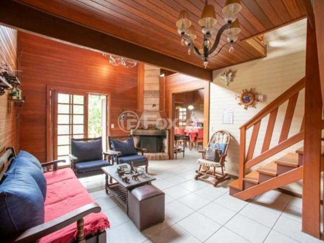 Casa, 3 dormitórios, 373.38 m², em Serraria