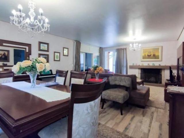 CASA 3 DORMITORIOS