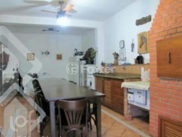 Casa, 3 dormitórios, 383.63 m², em Espírito Santo