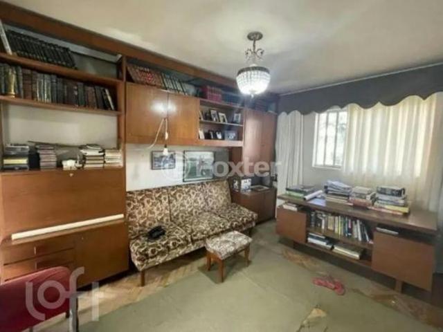 Casa, 3 dormitórios, 408 m², em Centro