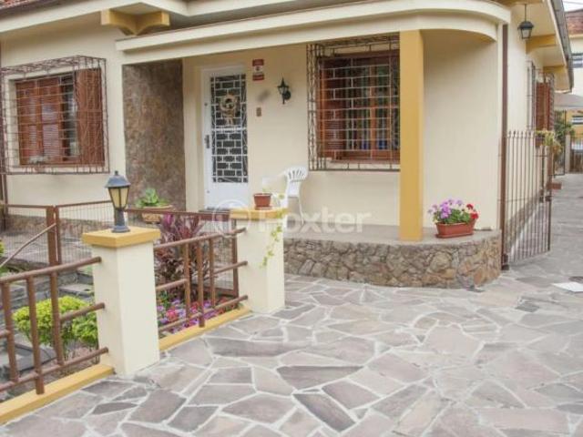 Casa, 3 dormitórios, 400 m², em Santo Antônio