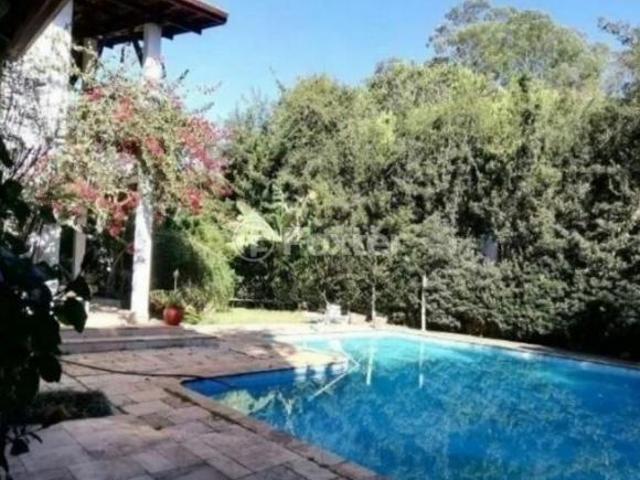 Casa, 3 dormitórios, 430 m², em Gramado