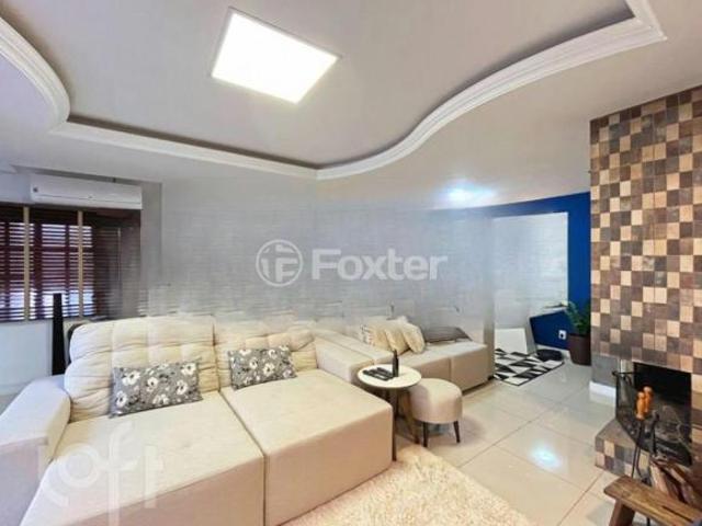 Casa, 3 dormitórios, 449.5 m², em Partenon