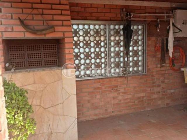 Casa, 3 dormitórios, 44.29 m², em Centro