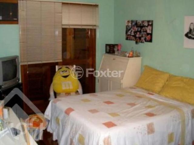 Casa, 3 dormitórios, 495 m², em Menino Deus