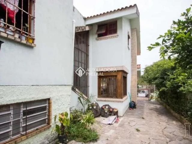 Casa 3 dormitórios 4 vagas