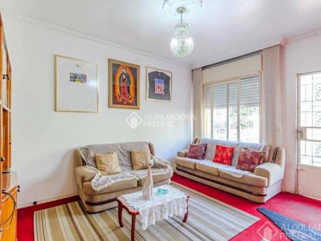 Casa 3 dormitórios, 4 vagas