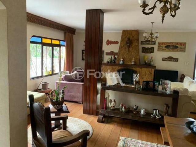 Casa, 3 dormitórios, 500 m², em Três Montanhas