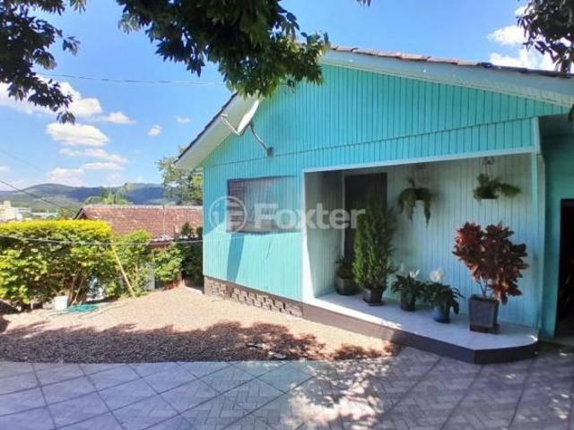 Casa, 3 dormitórios, 60 m², em Centro