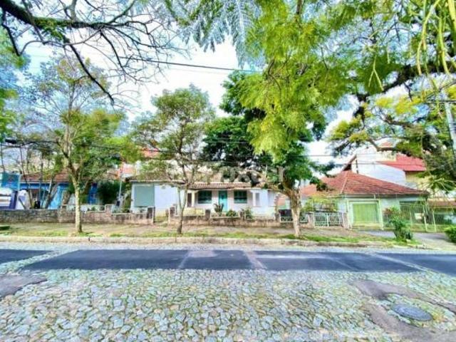 Casa, 3 dormitórios, 654 m², em Petrópolis