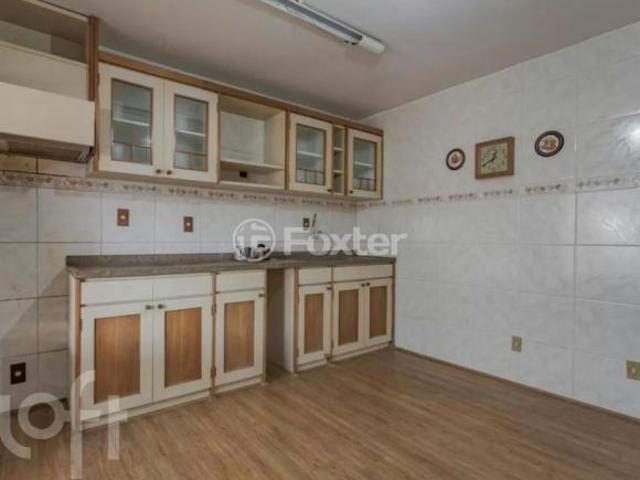 Casa, 3 dormitórios, 650 m², em Passo da Areia