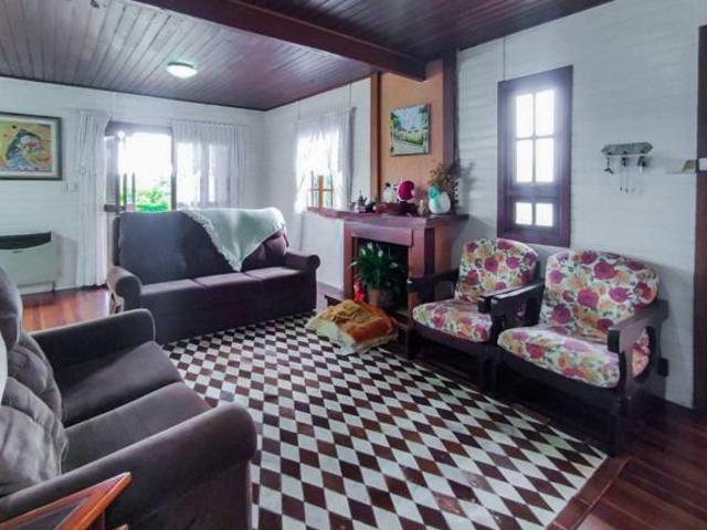 CASA 3 DORMITÓRIOS