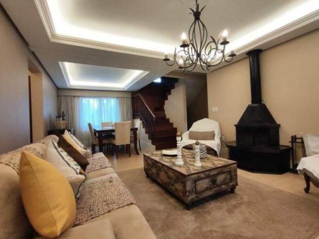 CASA 3 DORMITÓRIOS