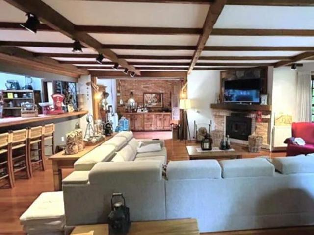 CASA 3 DORMITORIOS