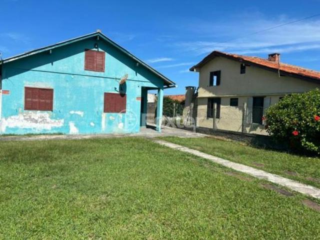 Casa, 3 dormitórios, 90 m², em Centro