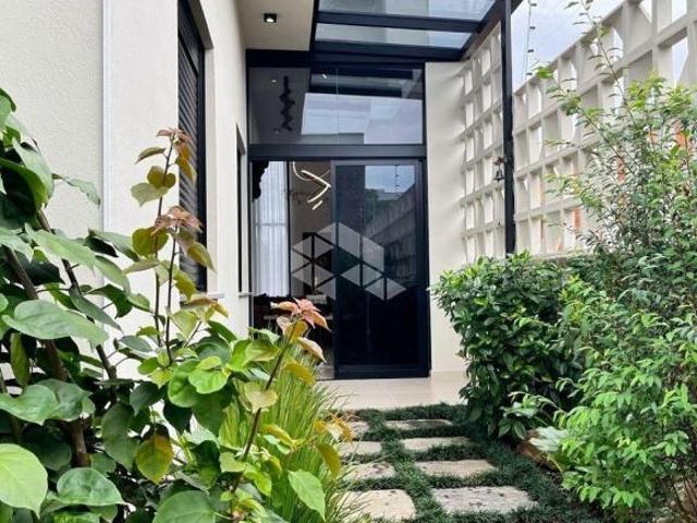 Casa 3 dormitórios c suite e hidro no centro de Nova Santa Rita
