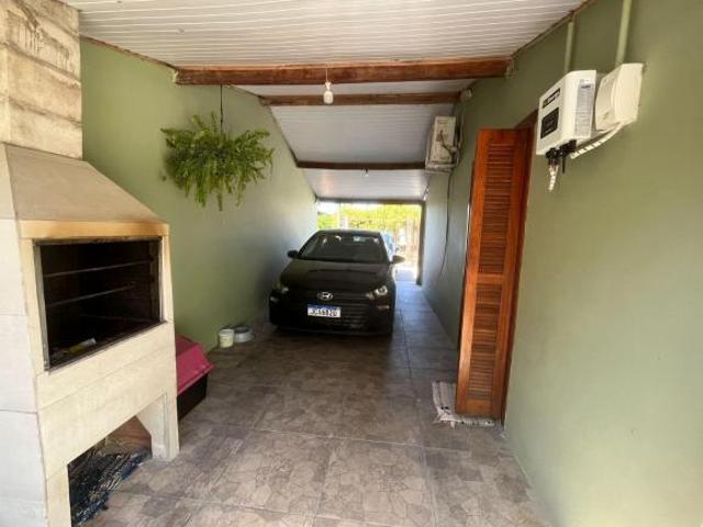 Casa 3 dormitorios com amplo patio