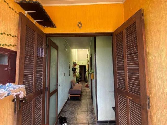Casa 3 dormitórios com amplo terreno