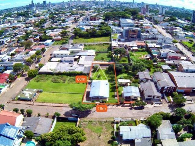 CASA 3 DORMITÓRIOS COM AMPLO TERRENO BAIRRO PETRÓPOLIS