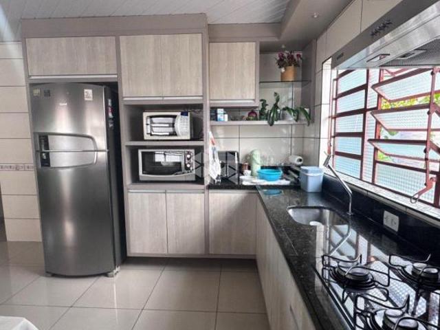 Casa 3 Dormitórios com casa auxiliar nos fundos, 183m², Rubem Berta Porto Alegre