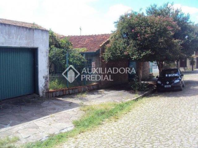 Casa 3 dormitórios com pátio na Vila Ipiranga próximo ao Iguatermi