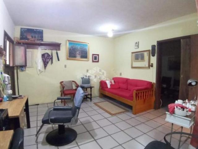 Casa 3 dormitorios com Pátio proximo a orla do Guaiba