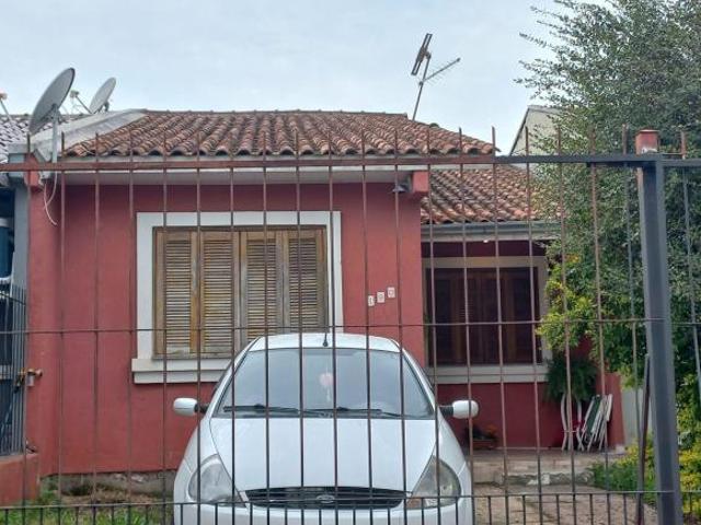 Casa 3 dormitórios com pátio