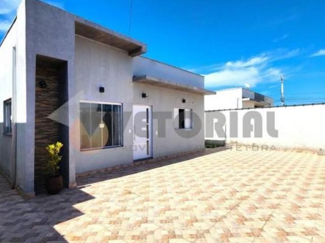 Casa 3 Dormitórios com Piscina, Golfinho em Caraguatatuba SP R$695.000,00