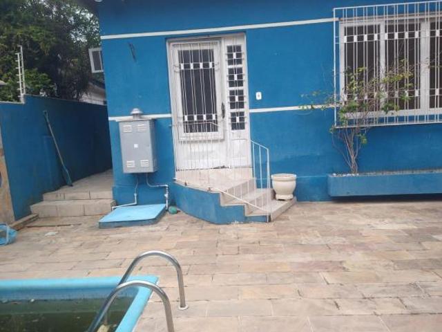 Casa 3 dormitórios com piscina em Ipanema, Porto Alegre