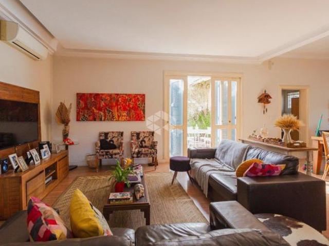 Casa 3 dormitórios com piscina Jr Lindóia Porto Alegre