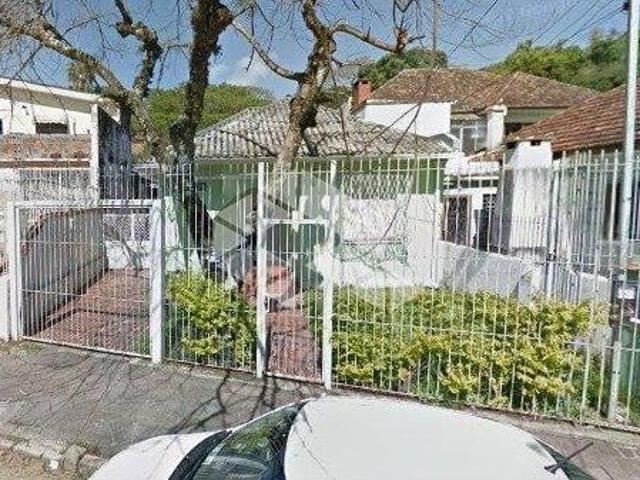 Casa 3 dormitórios com piscina para venda no bairro Menino Deus Porto Alegre/RS