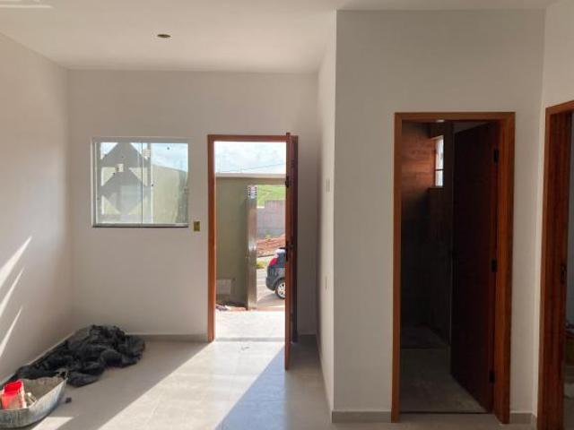 Casa 3 dormitórios com suíte nova