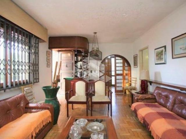 Casa 3 dormitórios com suíte e 4 vagas Bairro Vila Ipiranga