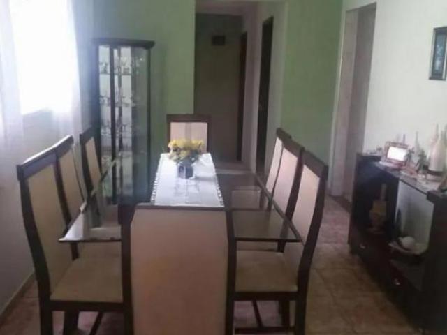 Casa 3 dormitórios com suíte e salão de festas