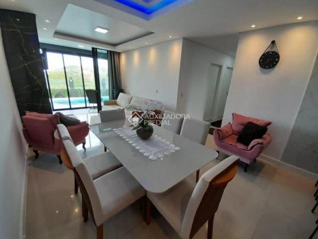 Casa 3 dormitórios com 140m² na beira da praia em Rainha do Mar