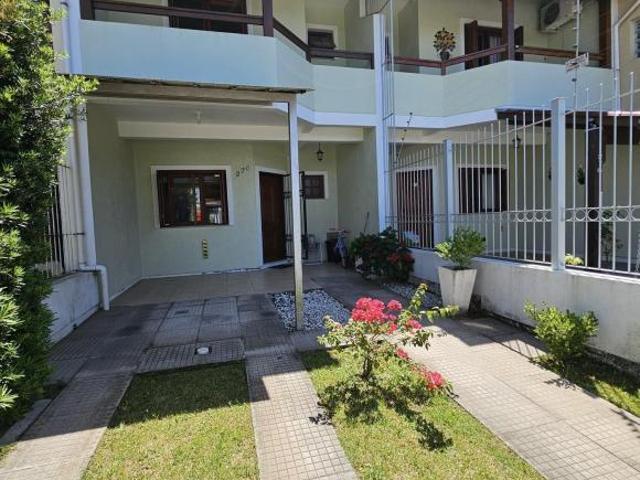 Casa 3 dormitórios com 180,00m² de área construída no Hipica Boulevard, próximo