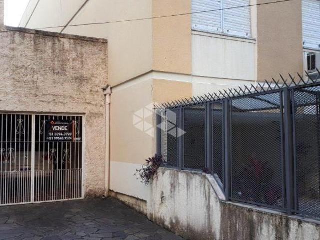 Casa 3 dormitórios com 13m² no bairro Mont" '  Serrat"