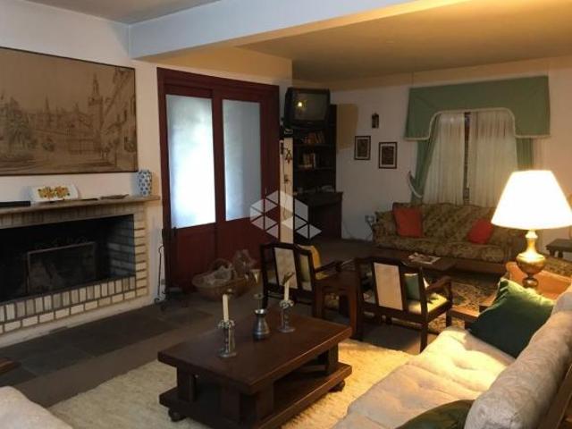 Casa 3 dormitórios com 269,43m² no Bairro Ipê Amarelo, Gramado/RS