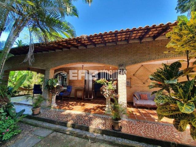 Casa 3 dormitórios a 80m do mar na praia de Itamambuca Sb30